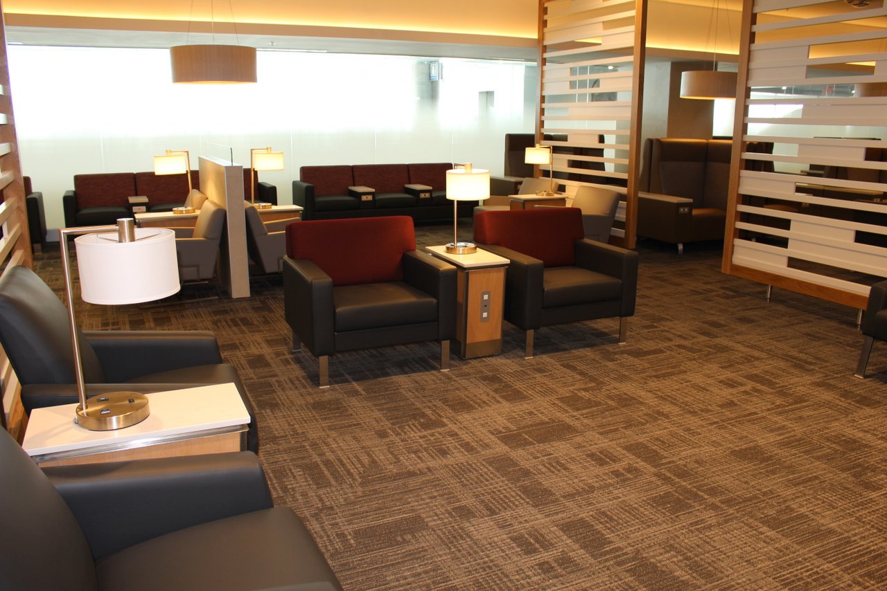American Airlines abre su Flagship First Dining y Flagship Lounge en ...