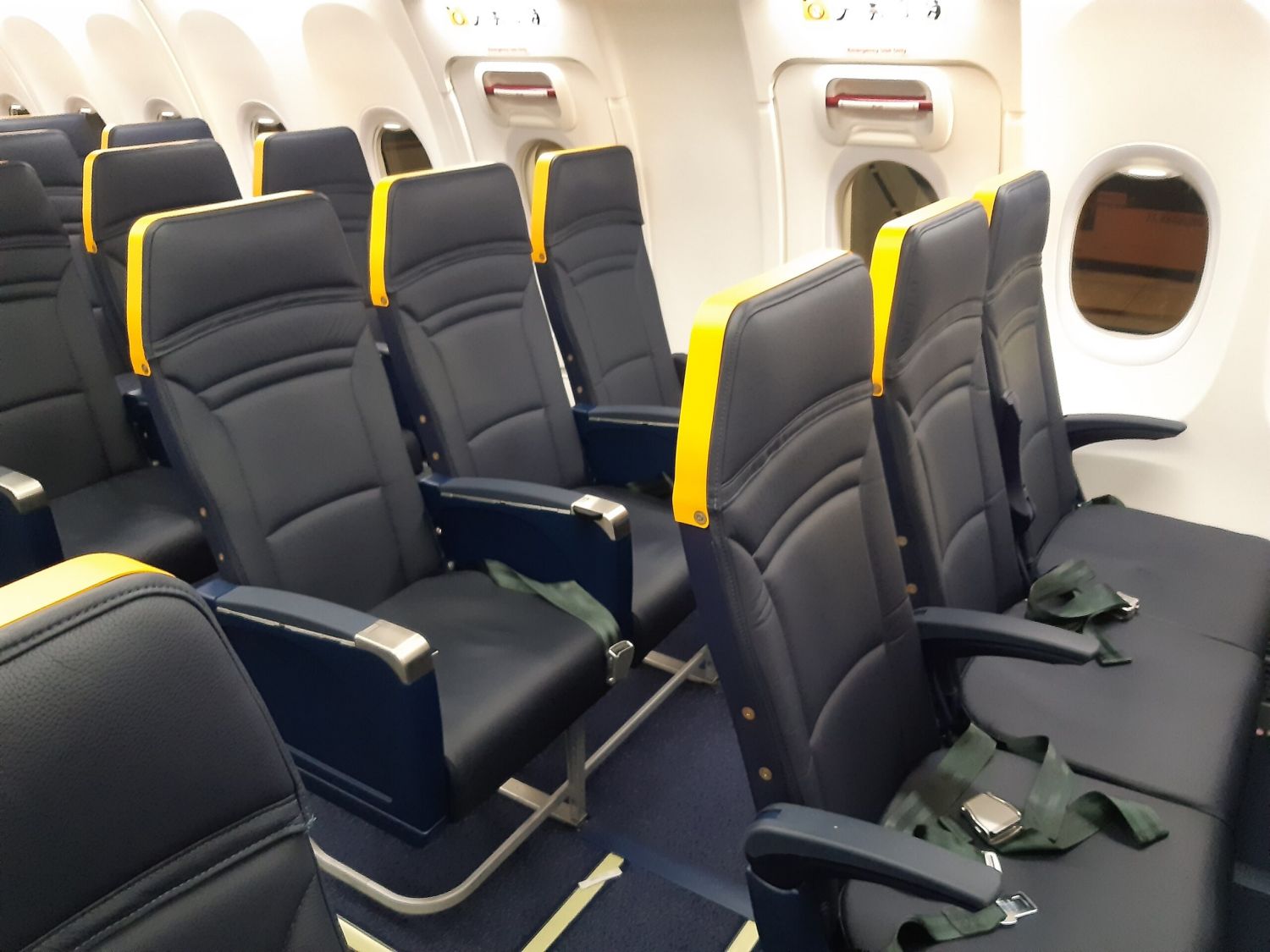 Flying Ryanair’s «Gamechanger» 737 MAX 8200: 197 seats and a consistent ...