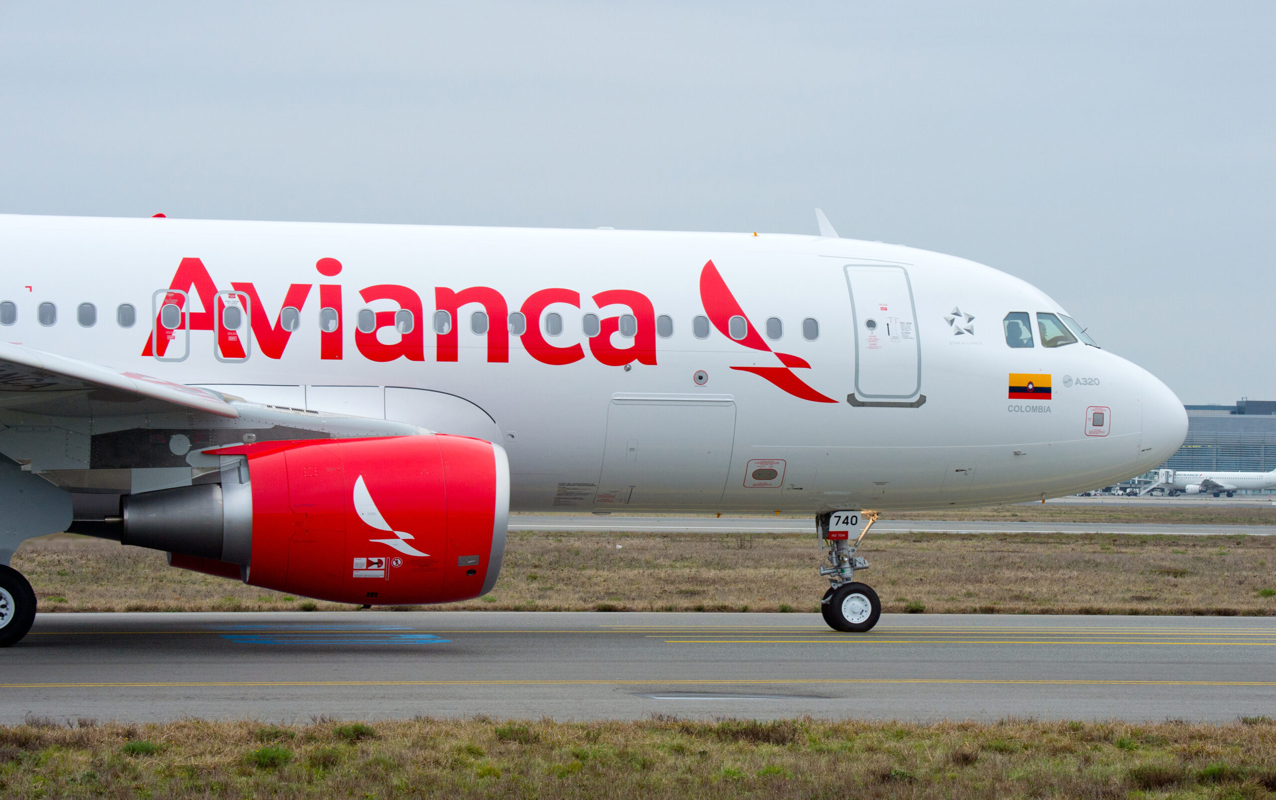 Avianca goes «full low cost» and begin on-board sales – Aviacionline