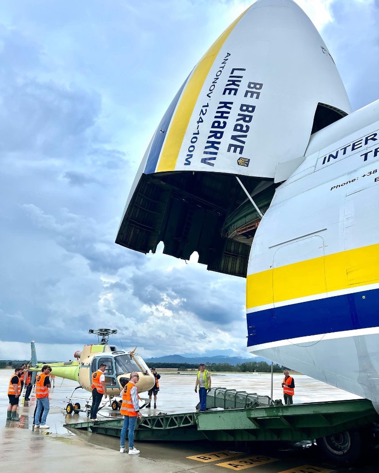 An Antonov An-124 christened «Be Brave as Kharkiv» transported 4 ...