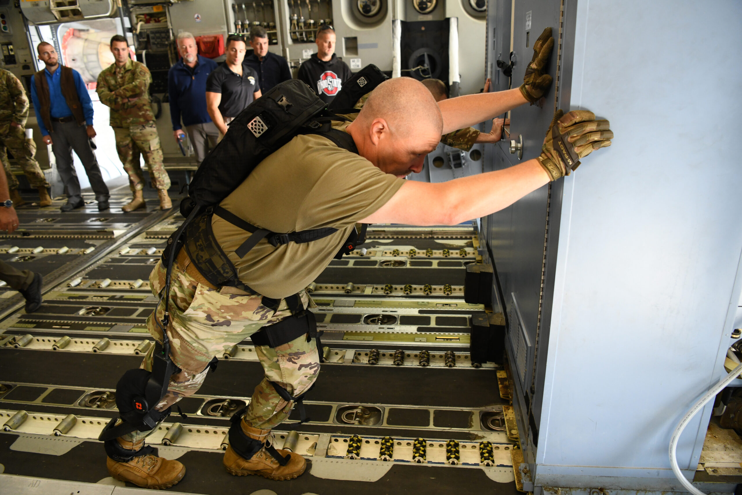 USAF tries out exoskeletons to move heavy loads – Aviacionline