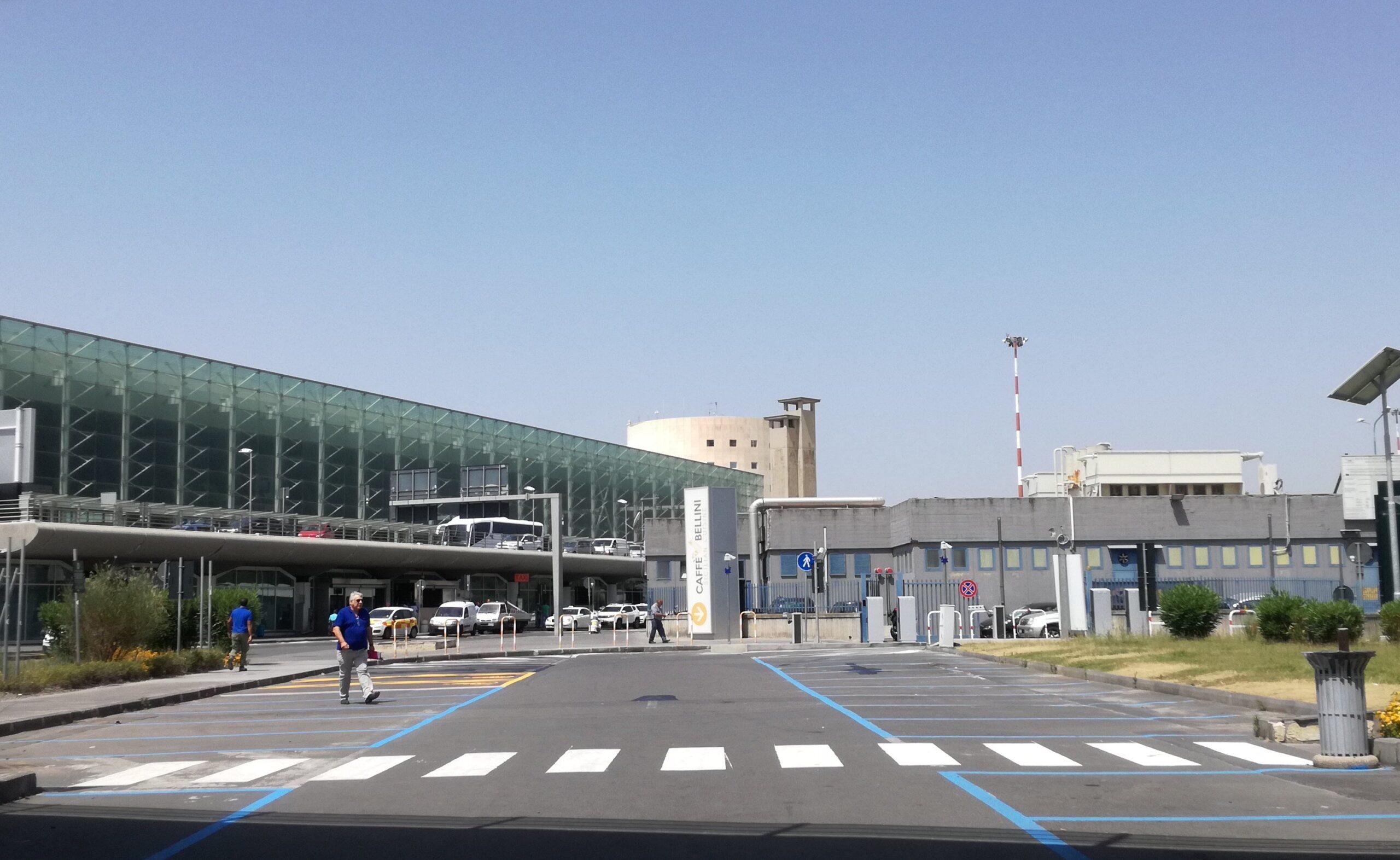 Fire hits Catania Airport, flights canceled through Wednesday ...