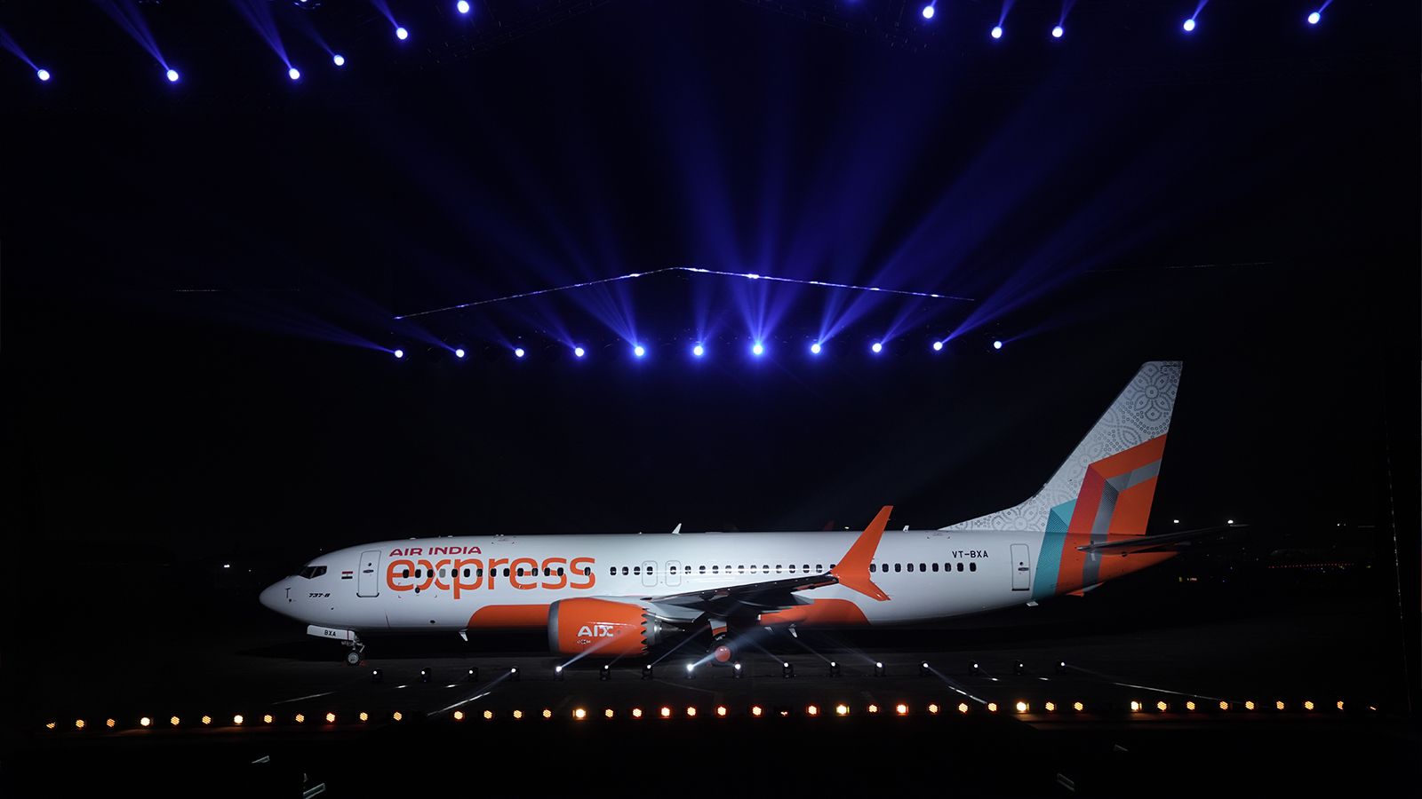 Air India Express (AIX) recibió su primer Boeing 737 MAX y presentó su nueva imagen corporativa ...