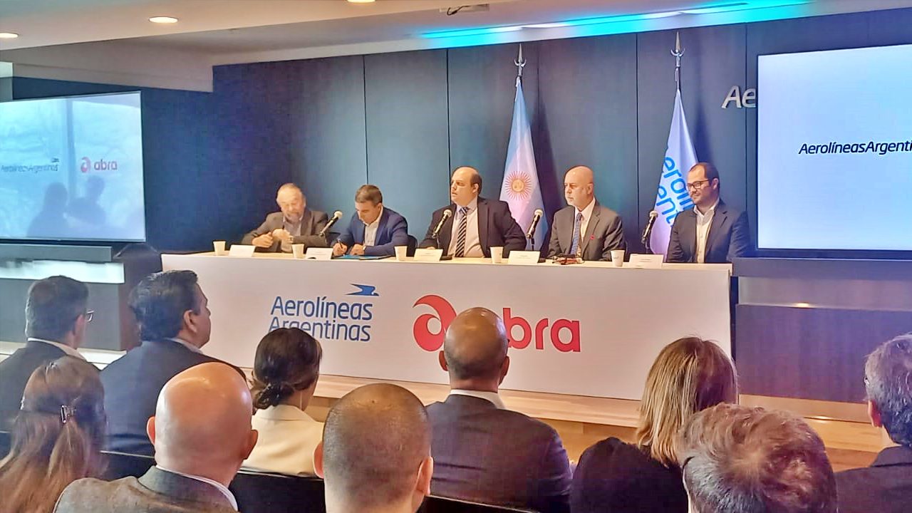 Aerolíneas Argentinas y Grupo Abra firman acuerdo de cooperación estratégica – Aviacionline