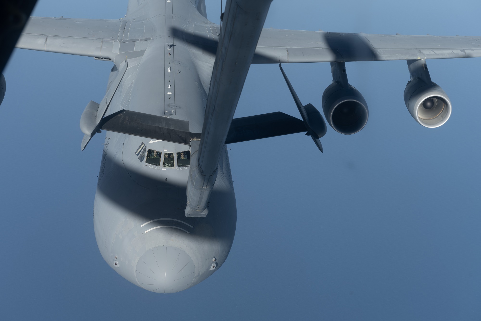 USAF performs novel reverse-flow air refueling test between a C-5M and ...