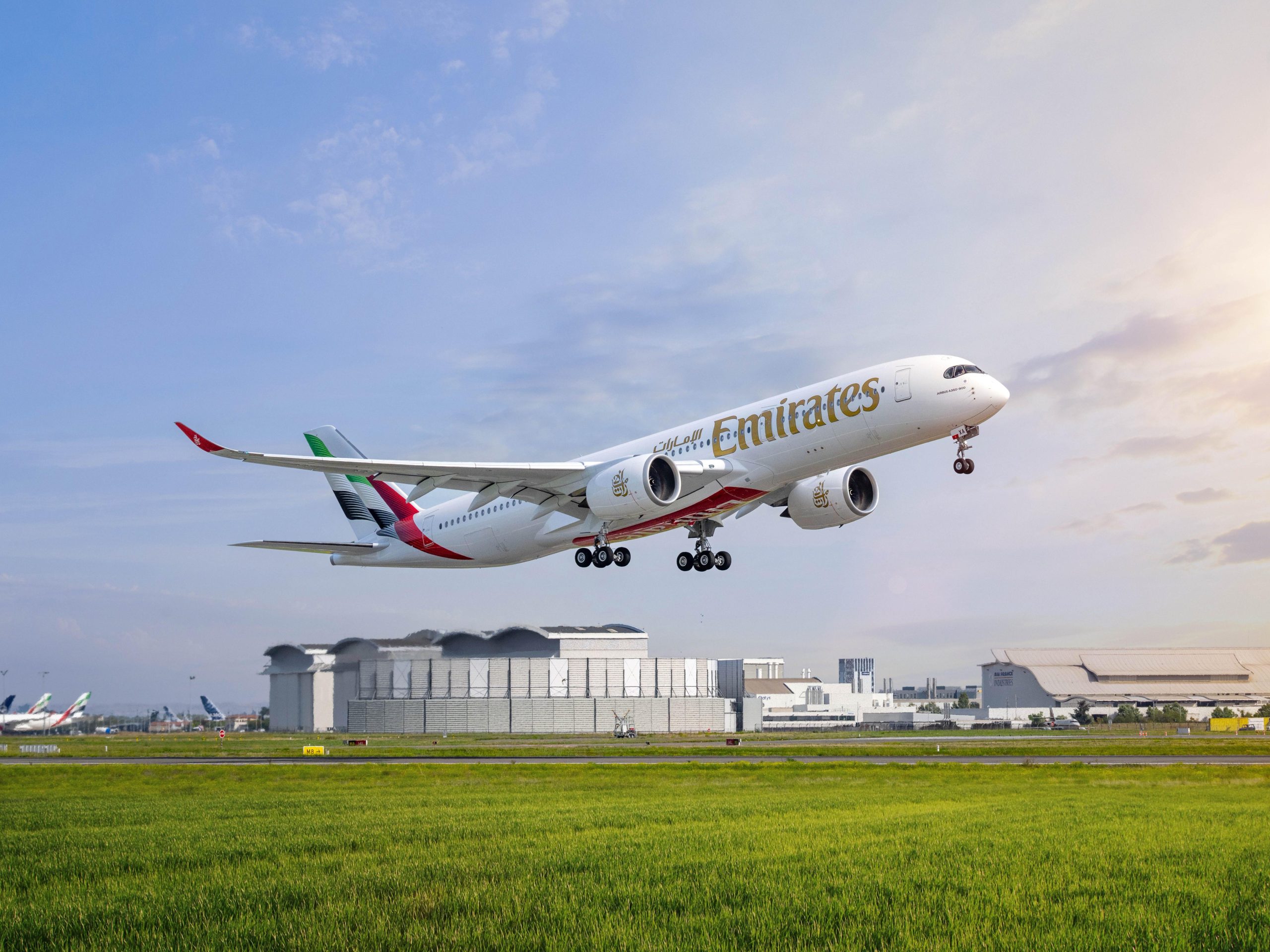 El primer A350 para Emirates realizó su vuelo de prueba inaugural ...
