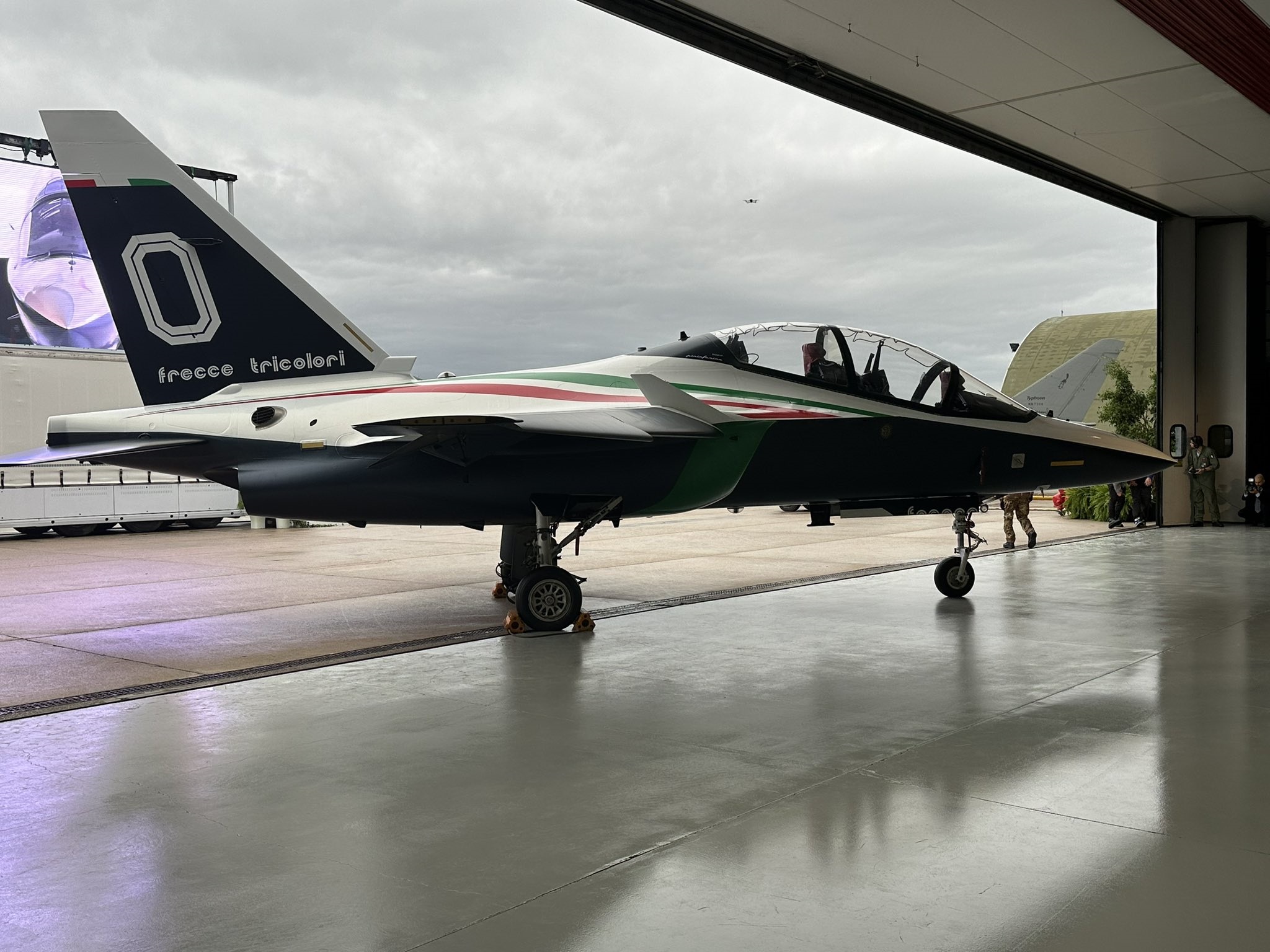 A icon of Italy that flies higher: Frecce Tricolori renews its fleet ...