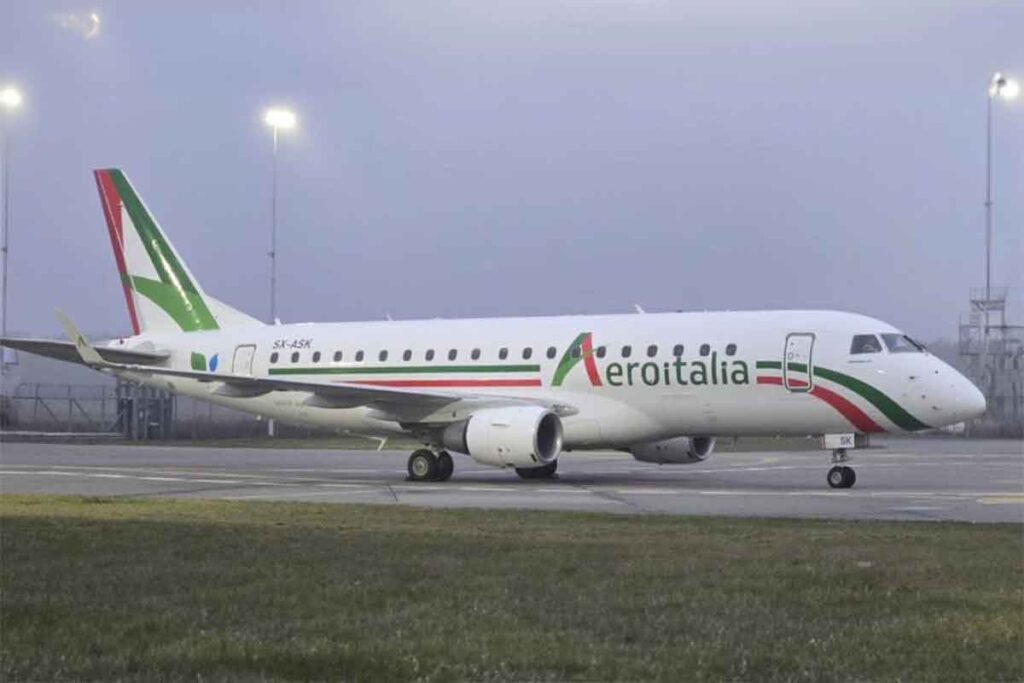 Aeroitalia expands its fleet with an Embraer E175 and strengthens ...