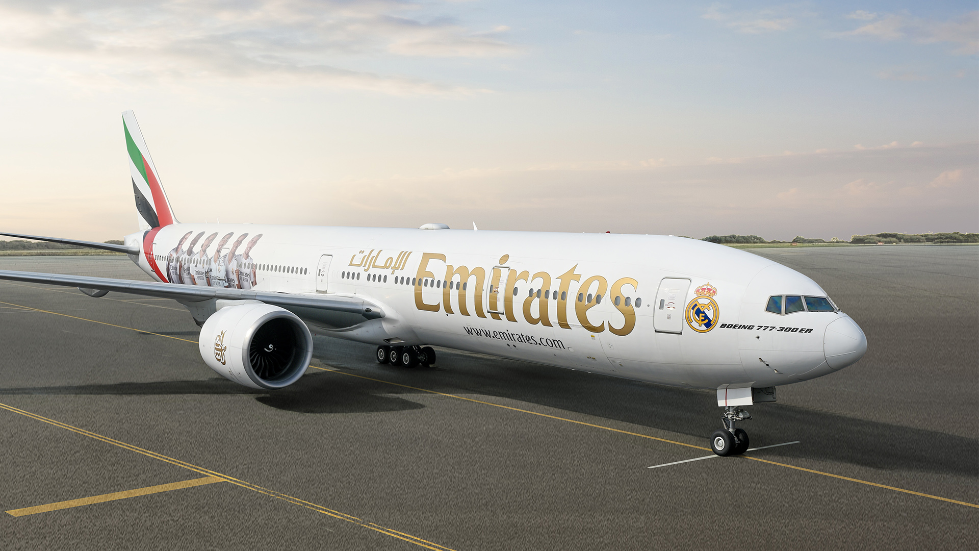 Aviones y fútbol: Emirates presentó un 777 con el livery del Real ...