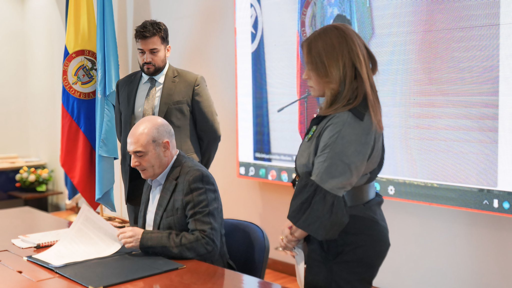 Aerocivil presenta el futuro de la aviación sostenible en Colombia con la nueva Hoja de Ruta ...