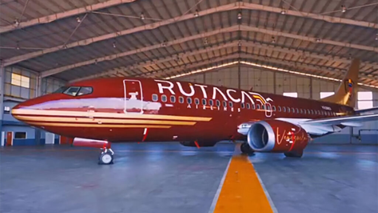 Rutaca Airlines lanza el avión “Vinotinto” en homenaje a la selección ...