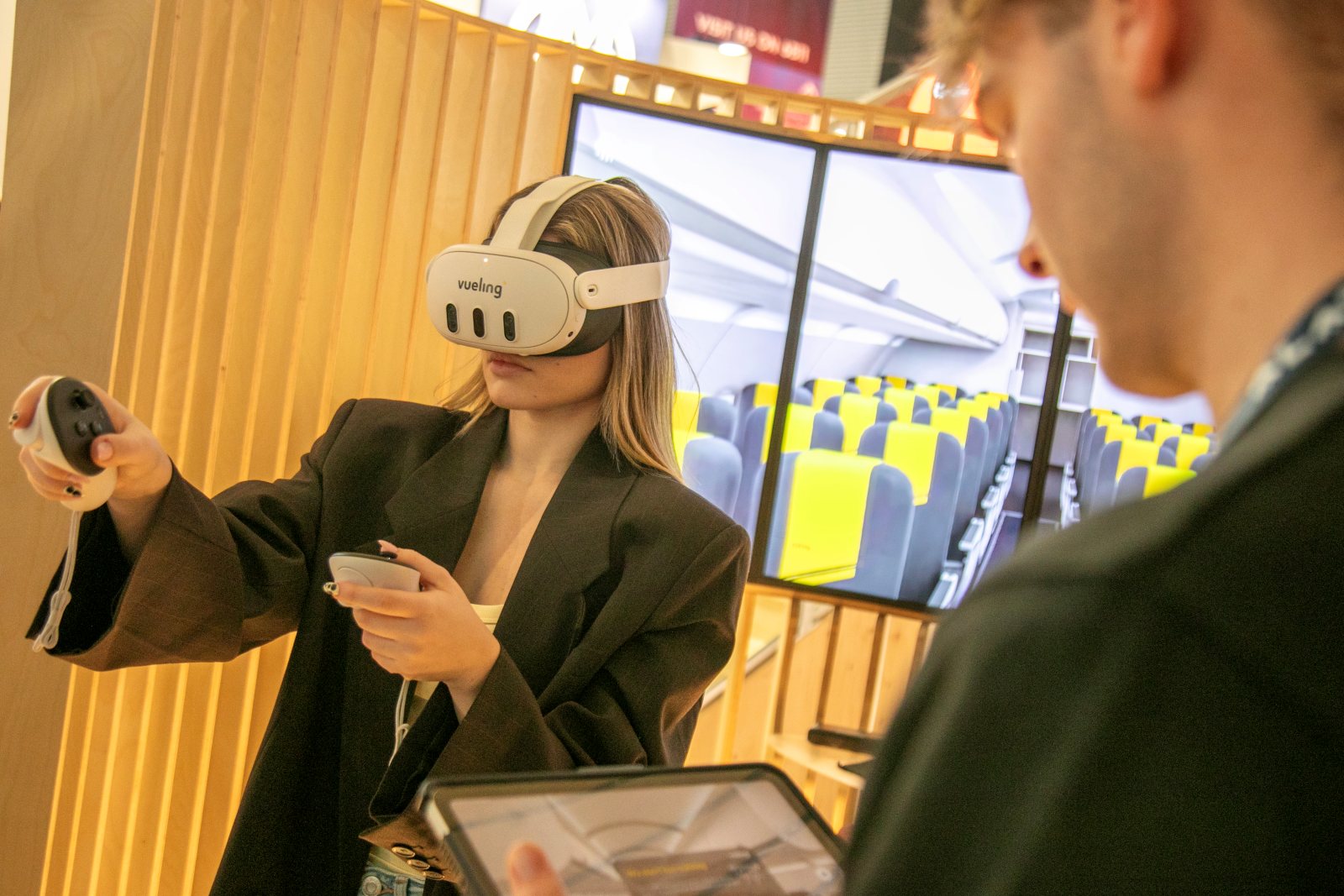 Vueling Unveils Immersive VR Training System at Mobile World Congress ...