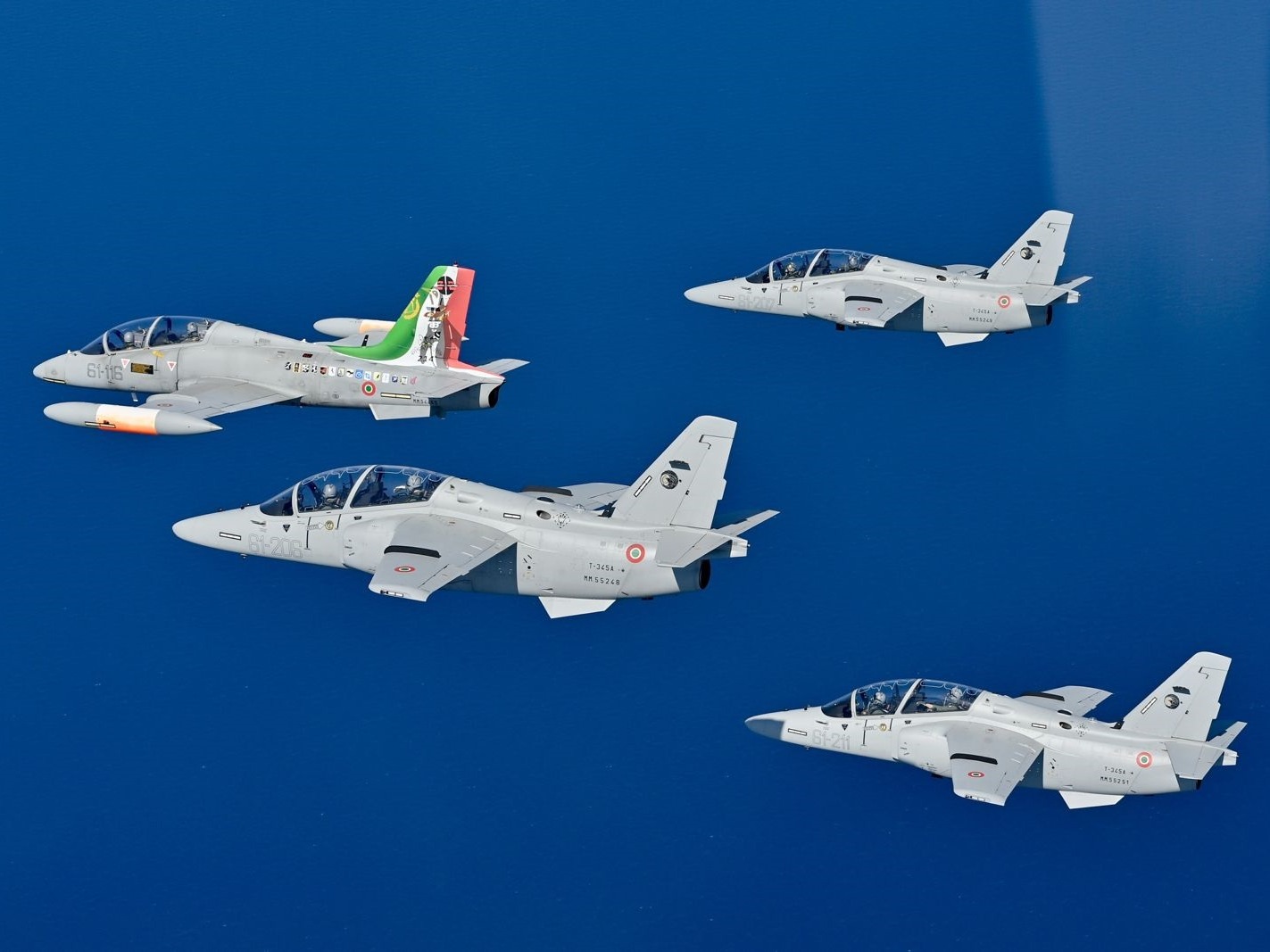 M-345 reemplaza al "Macchino" y entra en servicio con el 61° Stormo ...