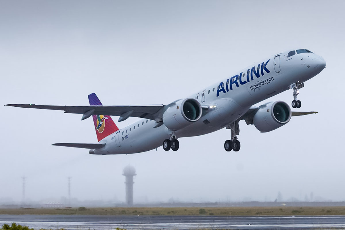 Tras un solitario vuelo por el Atlántico Sur, Airlink recibió su primer Embraer E195-E2 ...